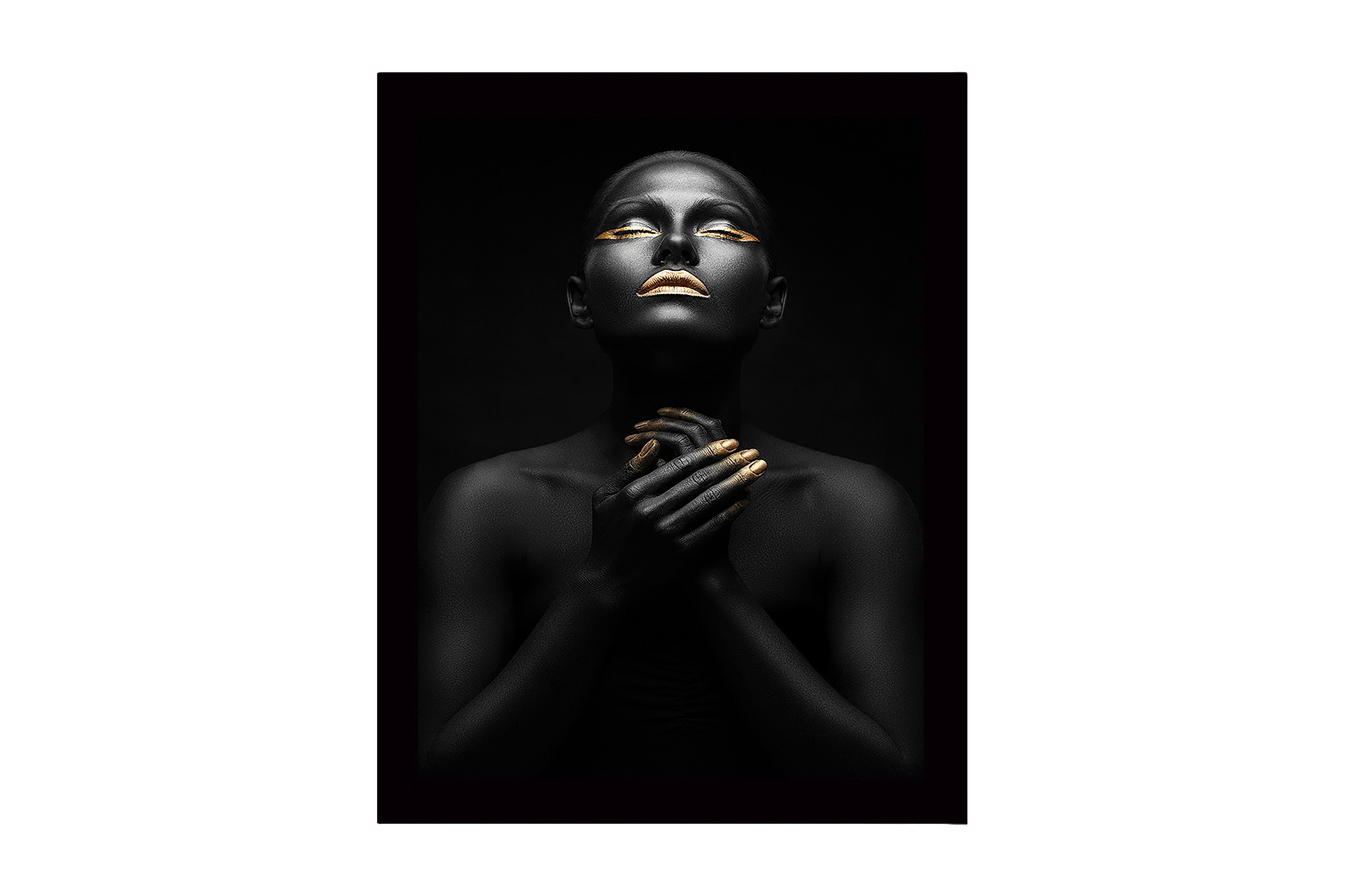 Innrammet lerretsbilde i tre - 41x56 cm - Portrett av en kvinne med svart hud og gylne detaljer ...