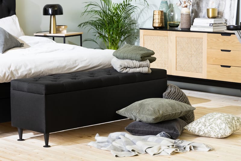 Ella Sengebenk 140cm Rutete Svart - Møbler - Trademax